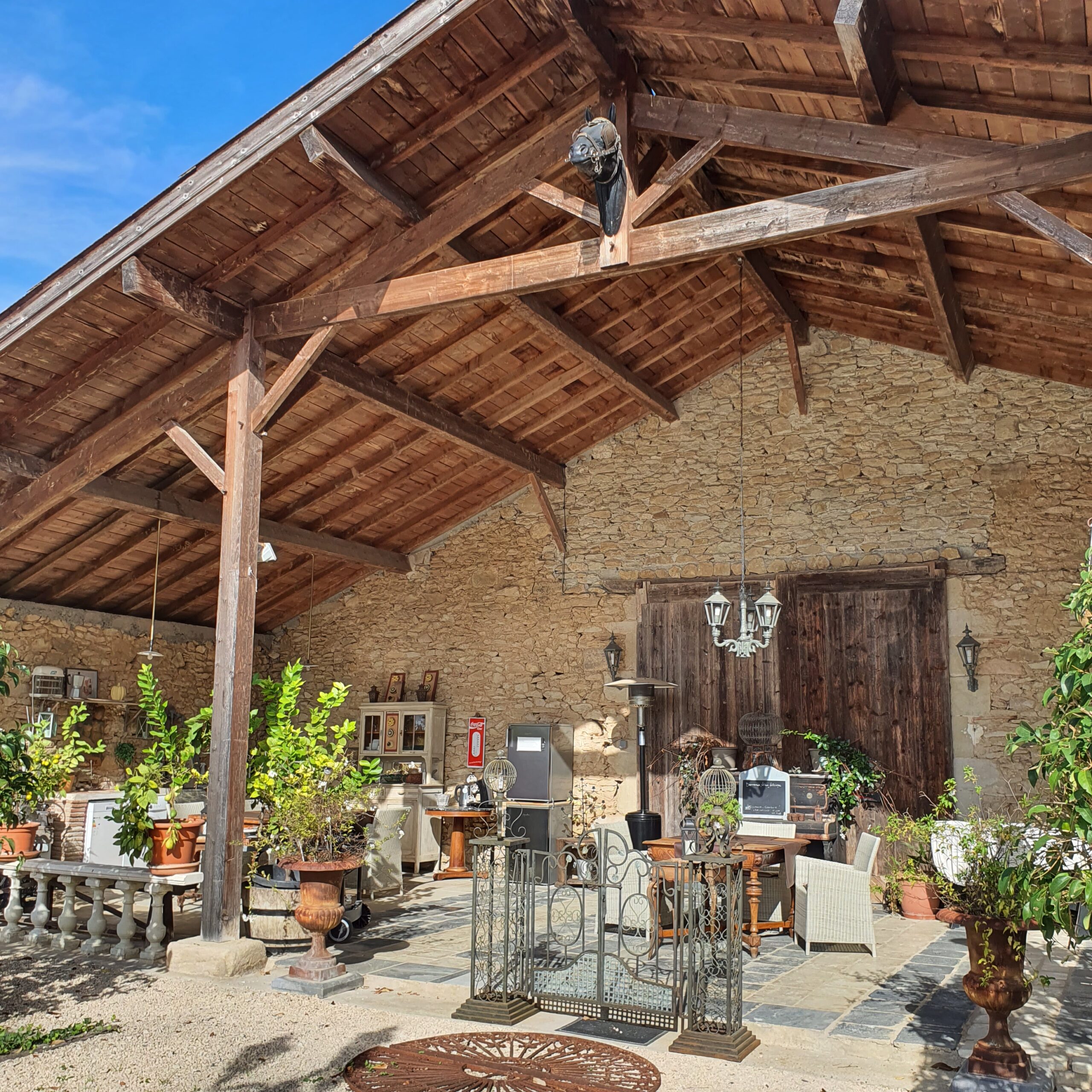 Our Place - En Bord de Riviere