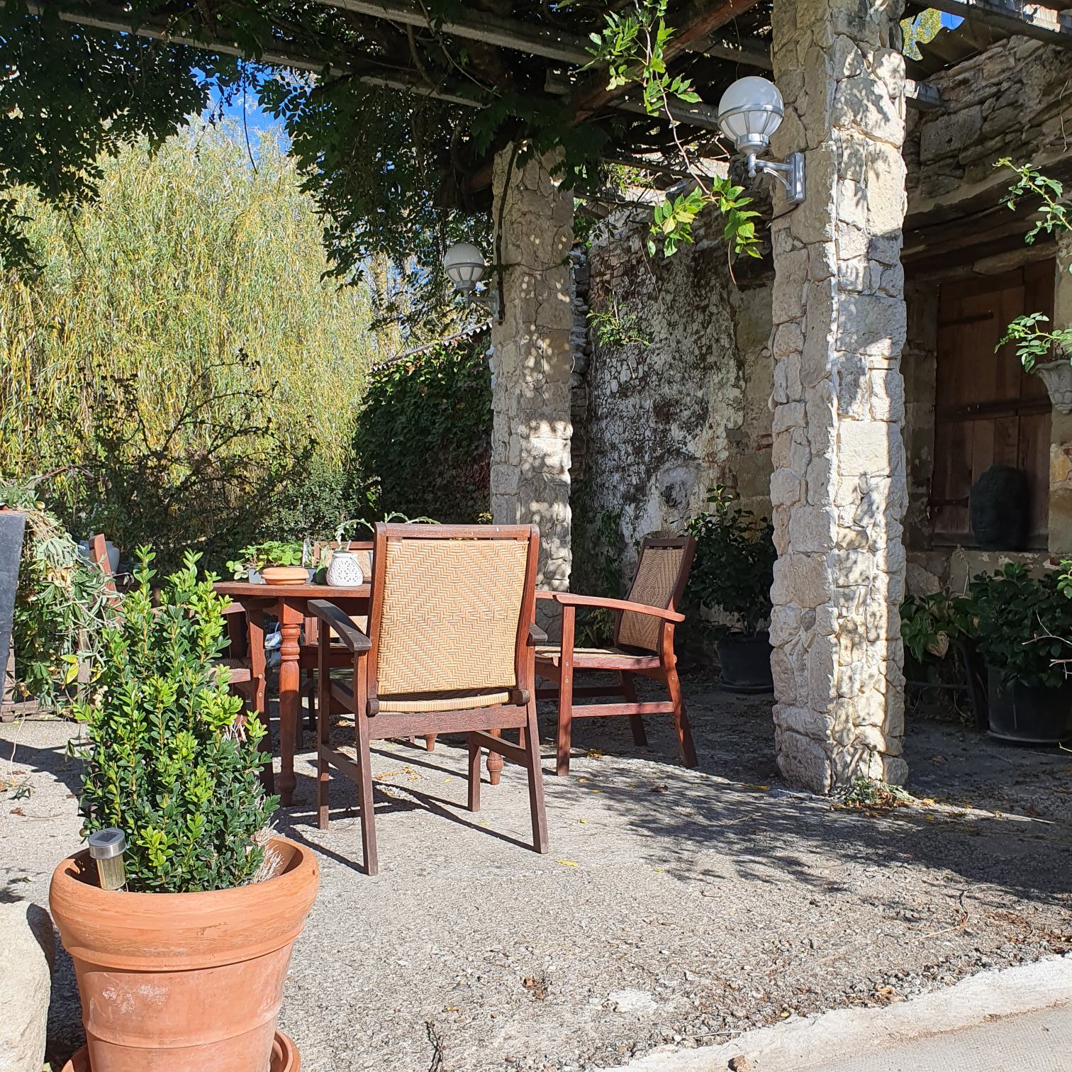 Our Place - En Bord de Riviere